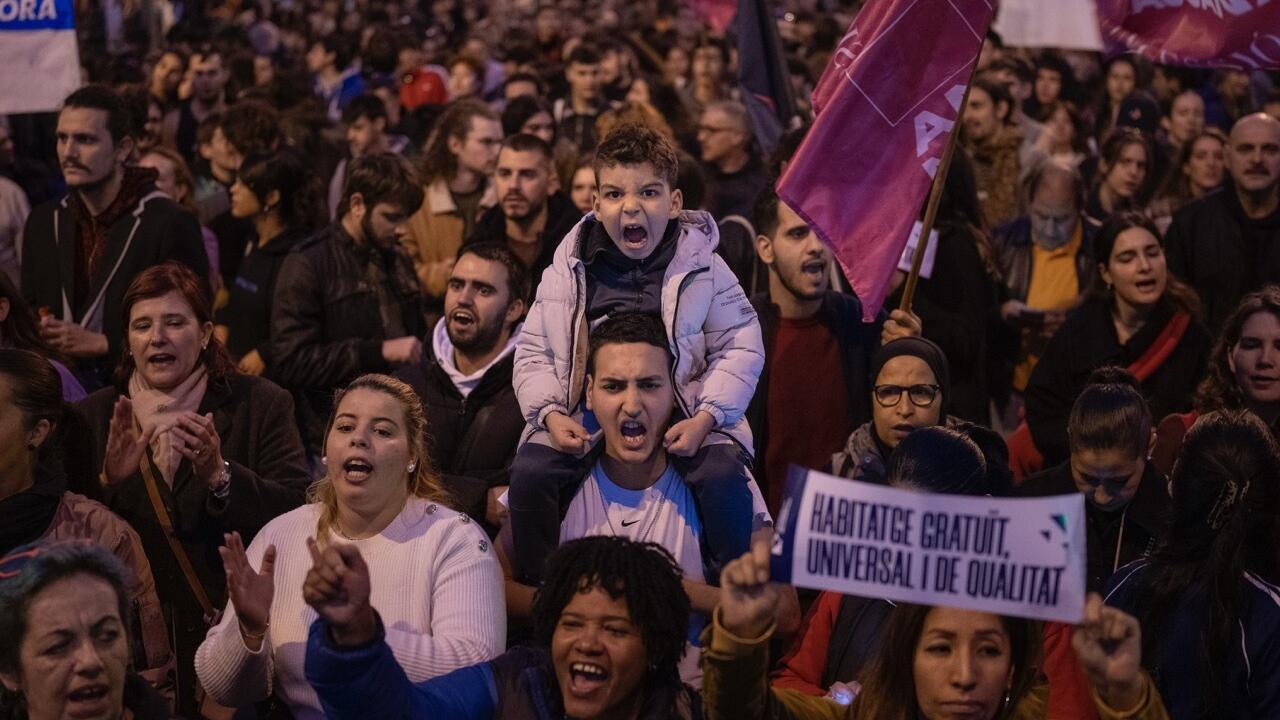Espagne: des dizaines de milliers de personnes manifestent à Barcelone contre les loyers excessifs